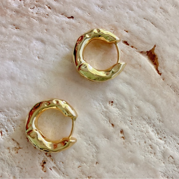 Jewelry | Small Gold Round Hoops Cute Huggies That Go With Every ...